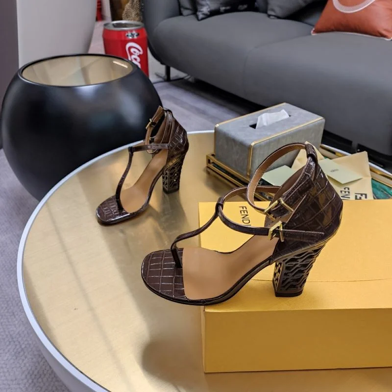 Top mirror Fendi Sandals