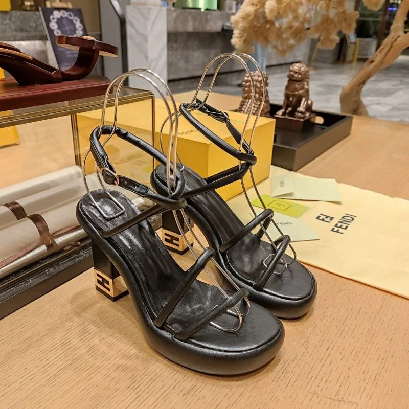 Top mirror Fendi Sandals
