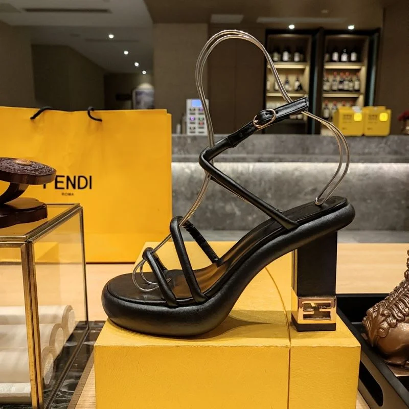 Top mirror Fendi Sandals