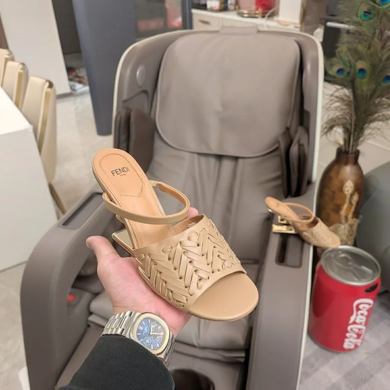 1:1 copy Fendi Sandals