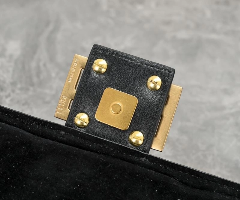 Accurate model Fendi Satchel Bags