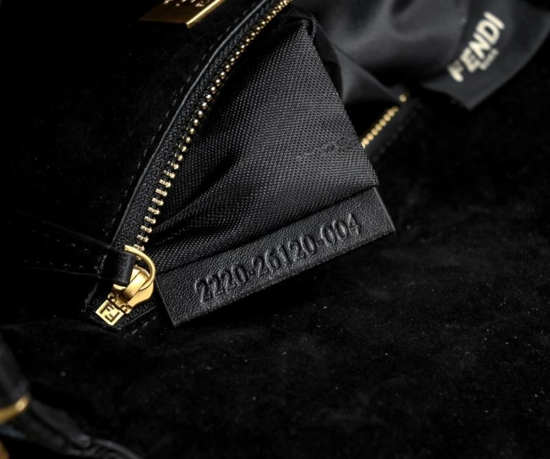 Accurate model Fendi Satchel Bags
