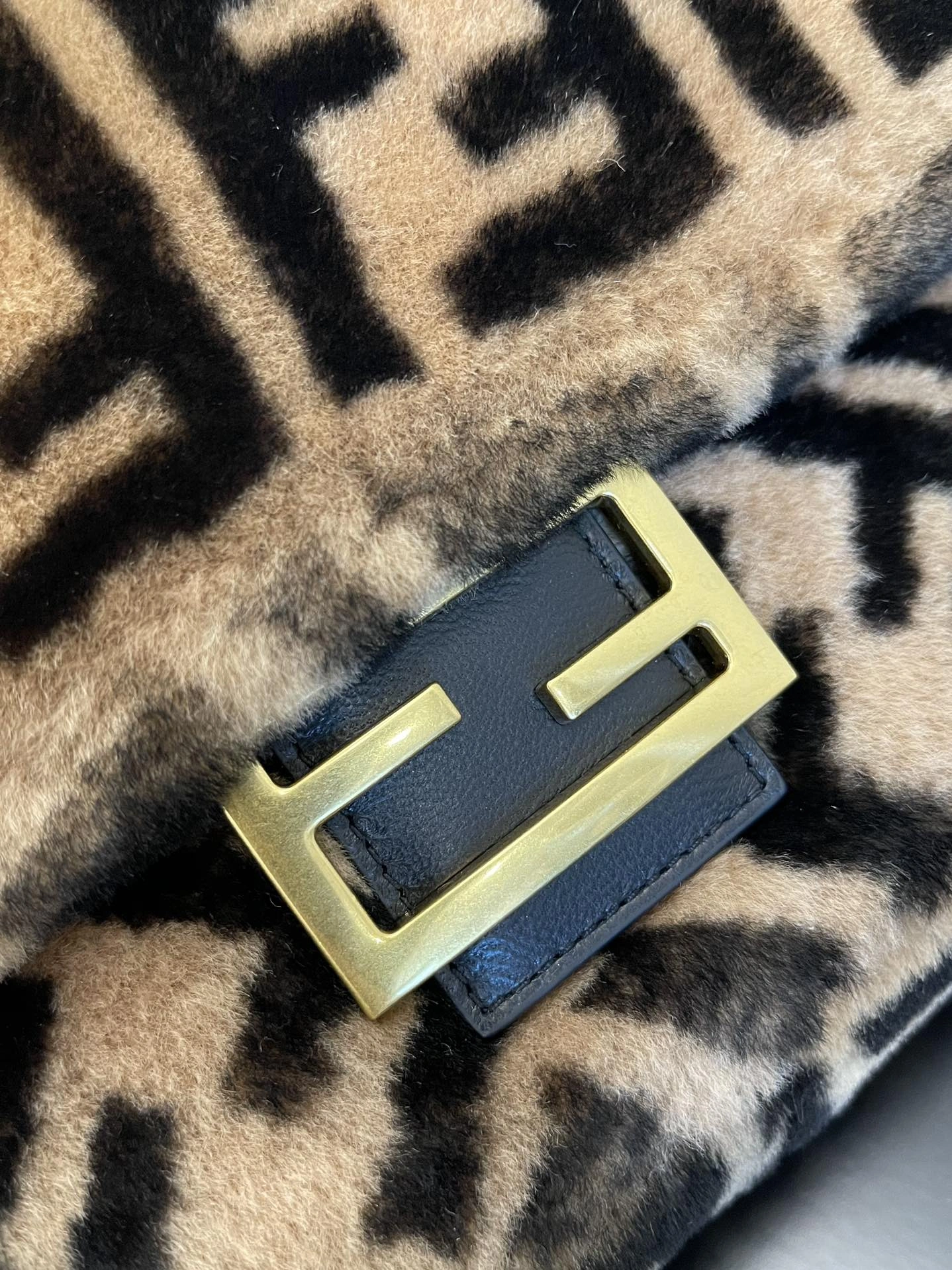 Factory-made Fendi Satchel Bags