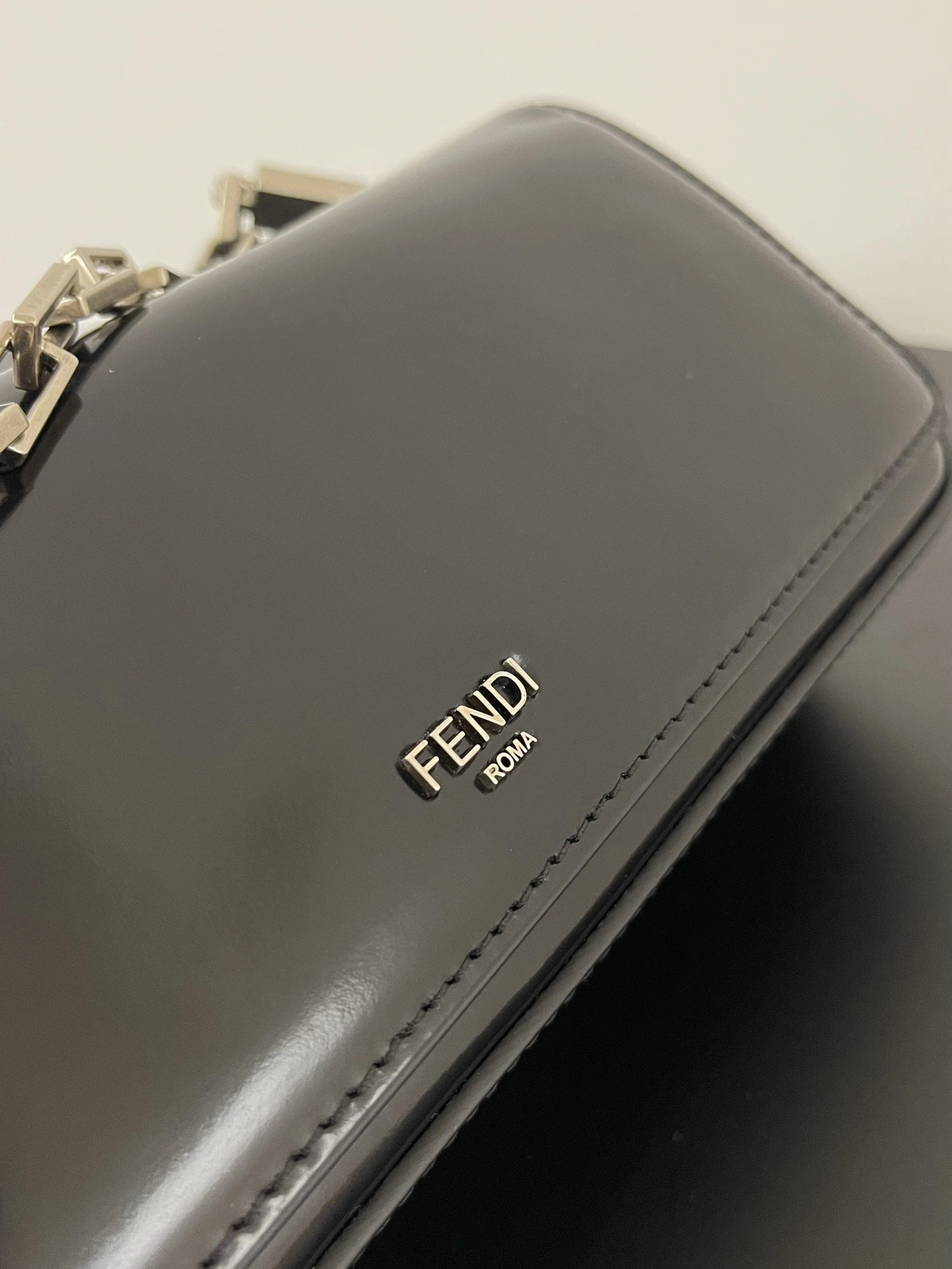 Accurate model Fendi Satchel Bags