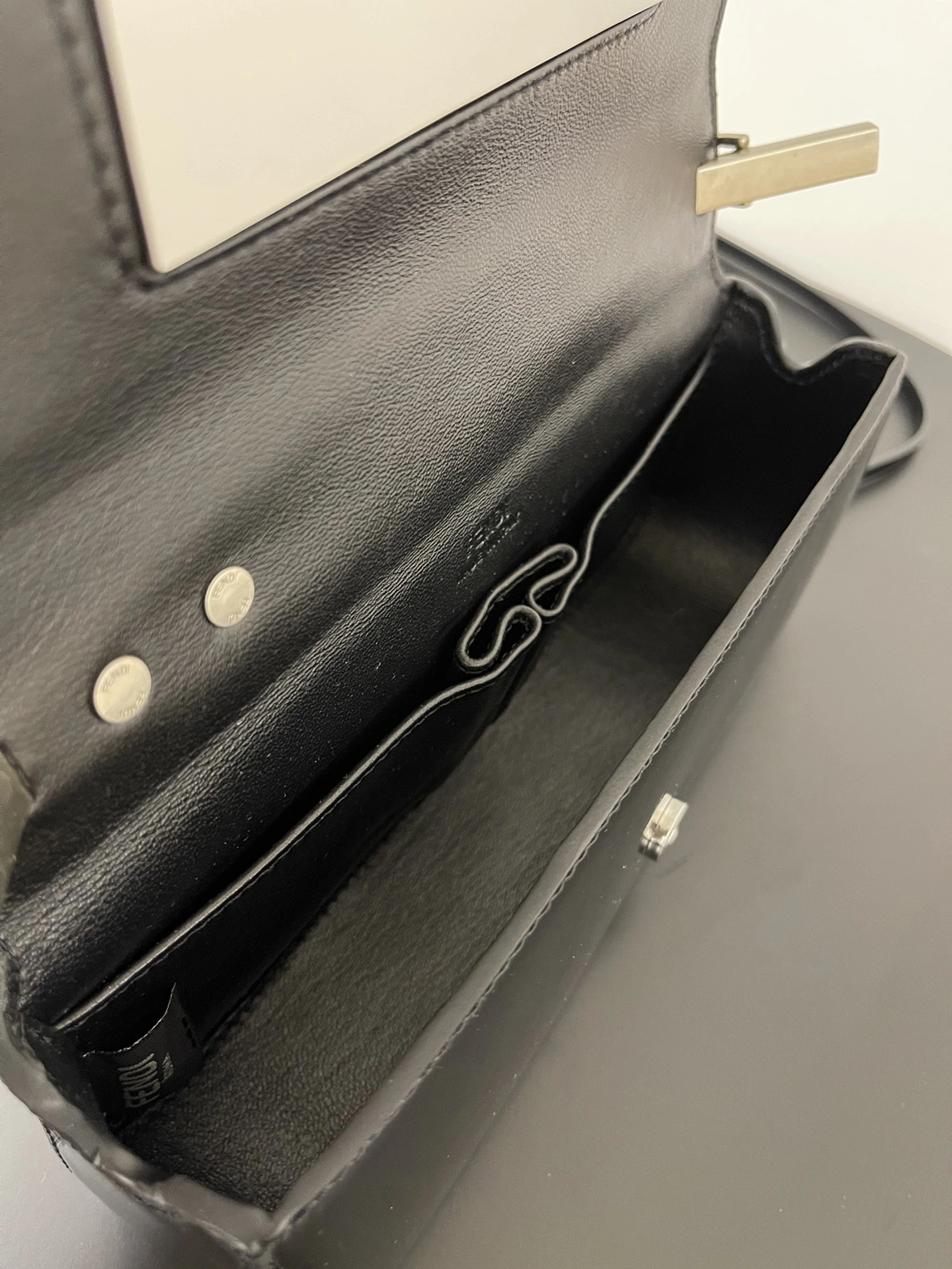Accurate model Fendi Satchel Bags