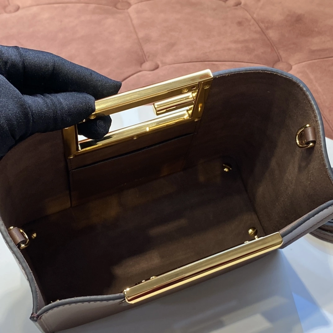 Top mirror Fendi Satchel Bags
