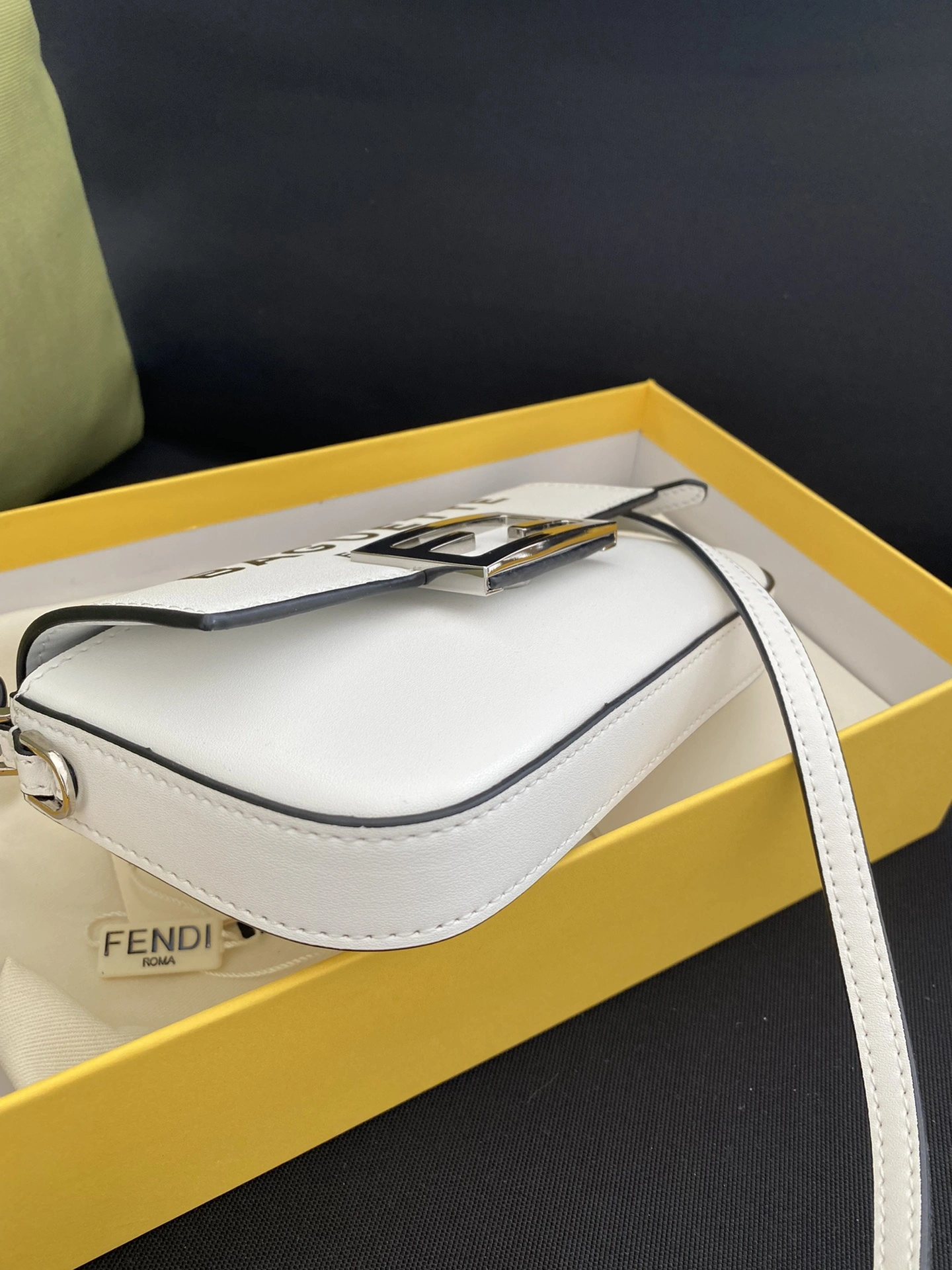 Accurate model Fendi Satchel Bags