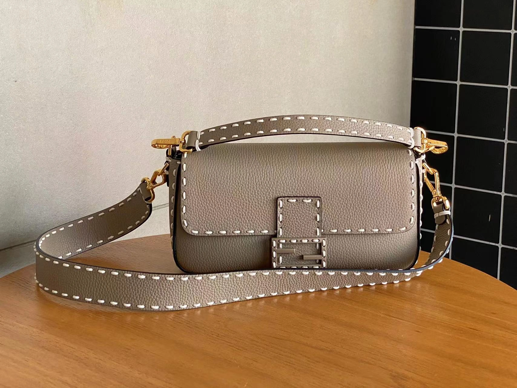 Factory-made Fendi Satchel Bags