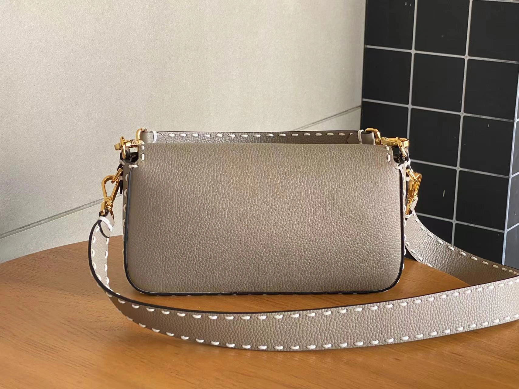 Factory-made Fendi Satchel Bags