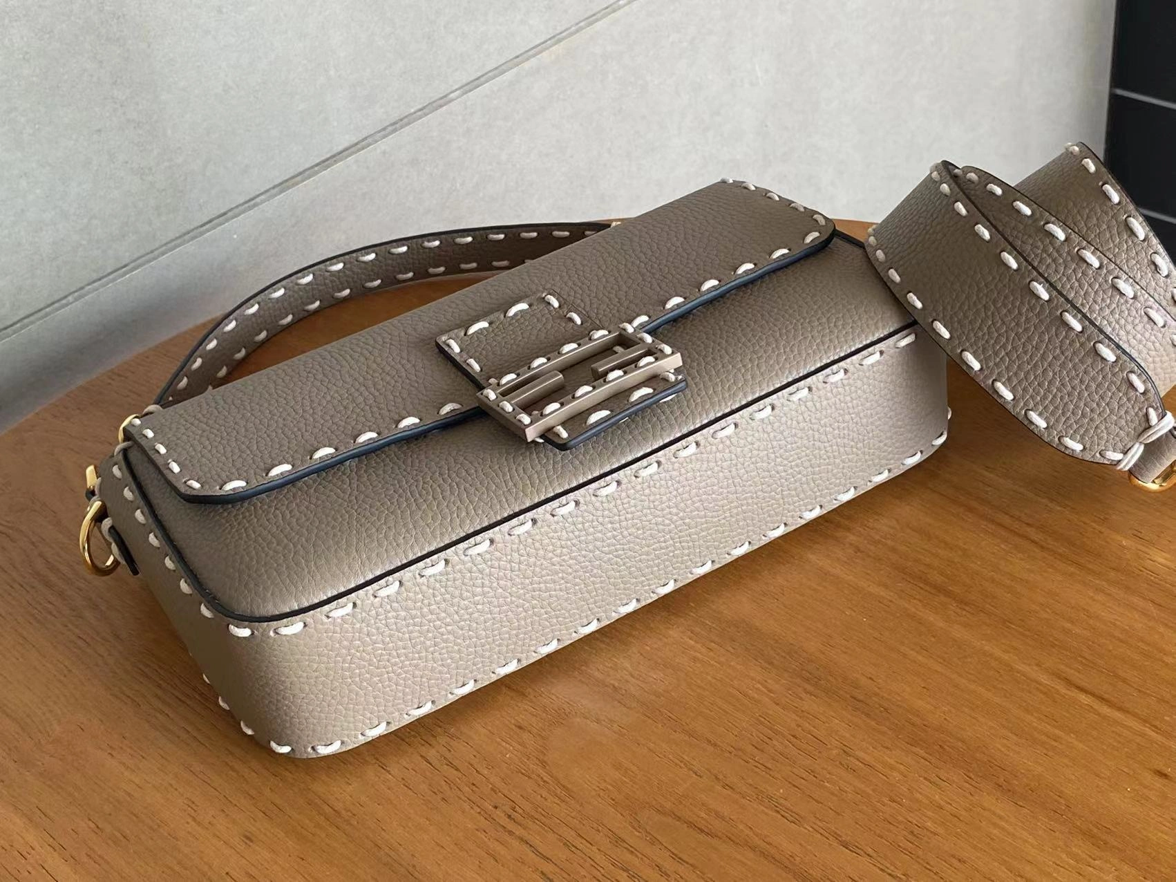 Factory-made Fendi Satchel Bags