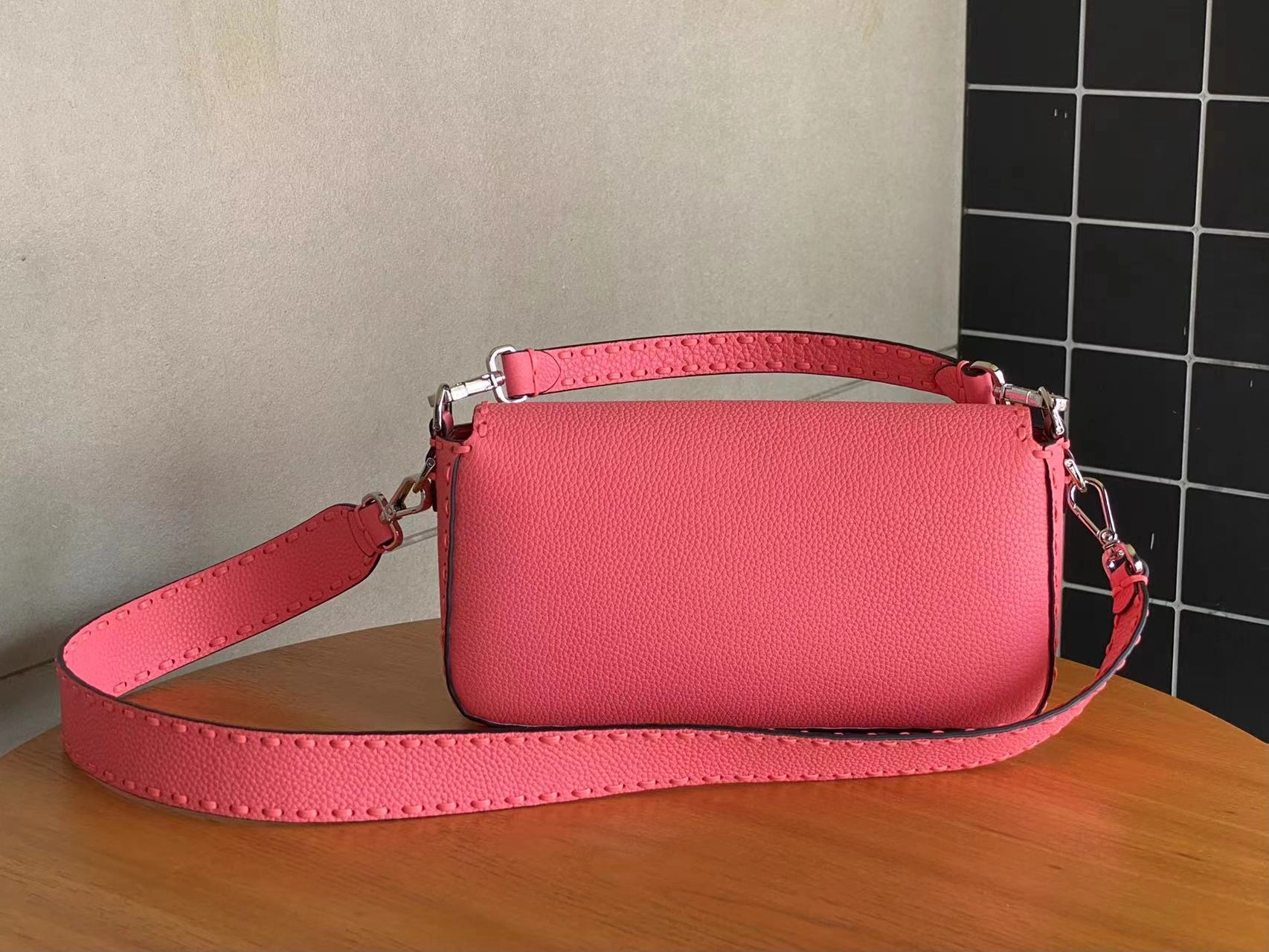 High accuracy Fendi Satchel Bags