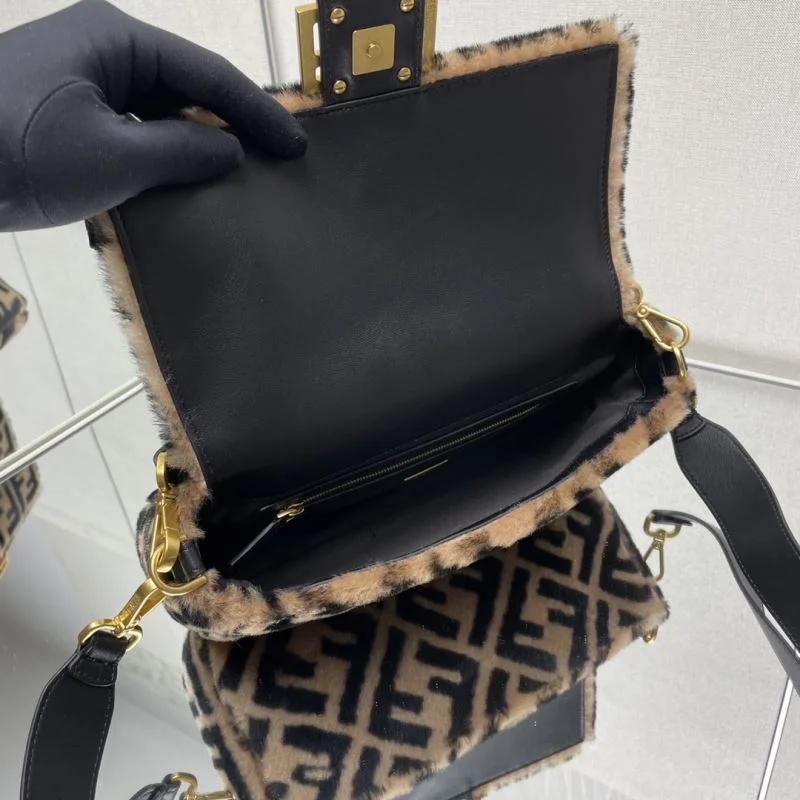 Top mirror Fendi Satchel Bags