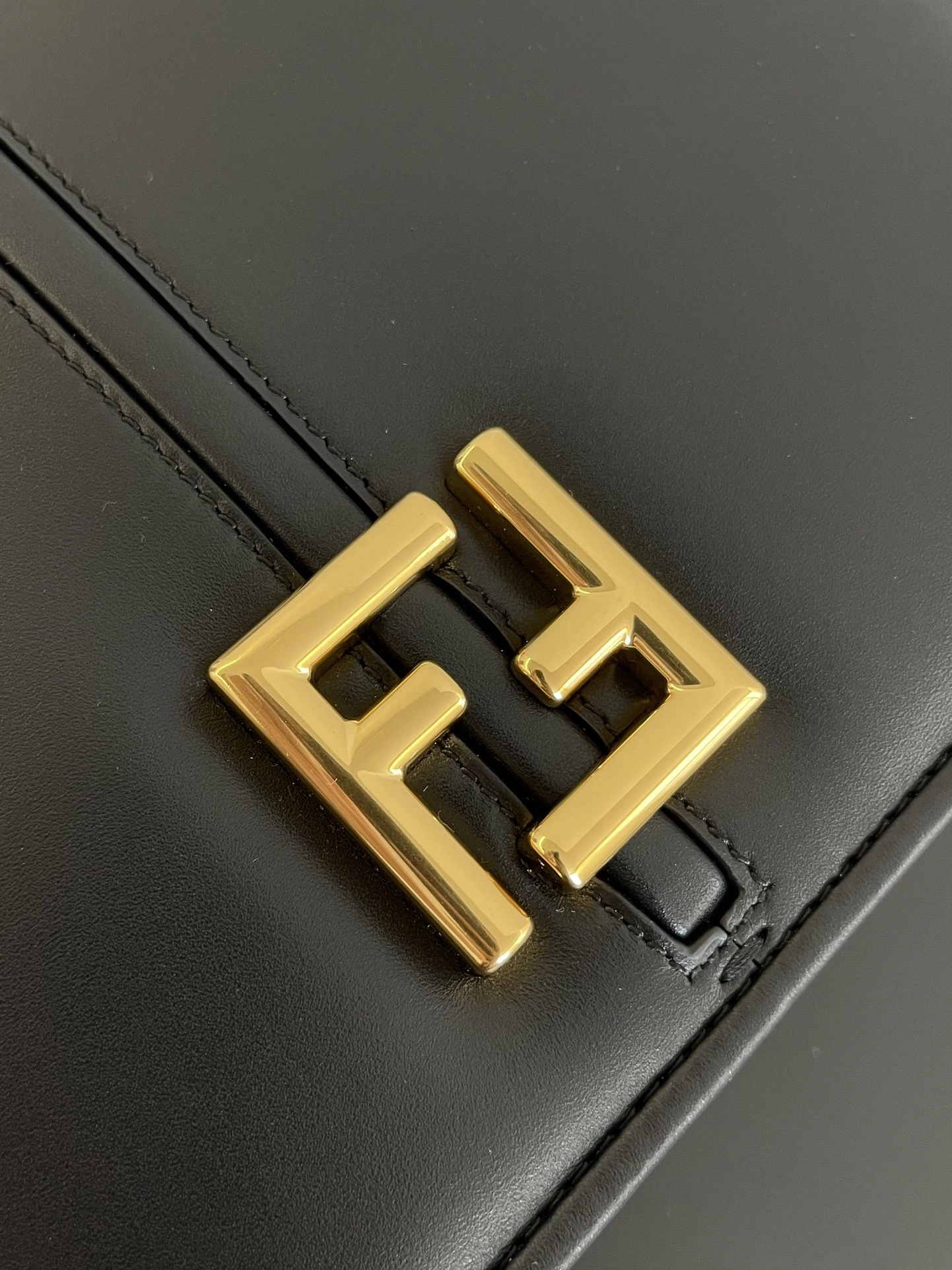 Top mirror Fendi Satchel Bags