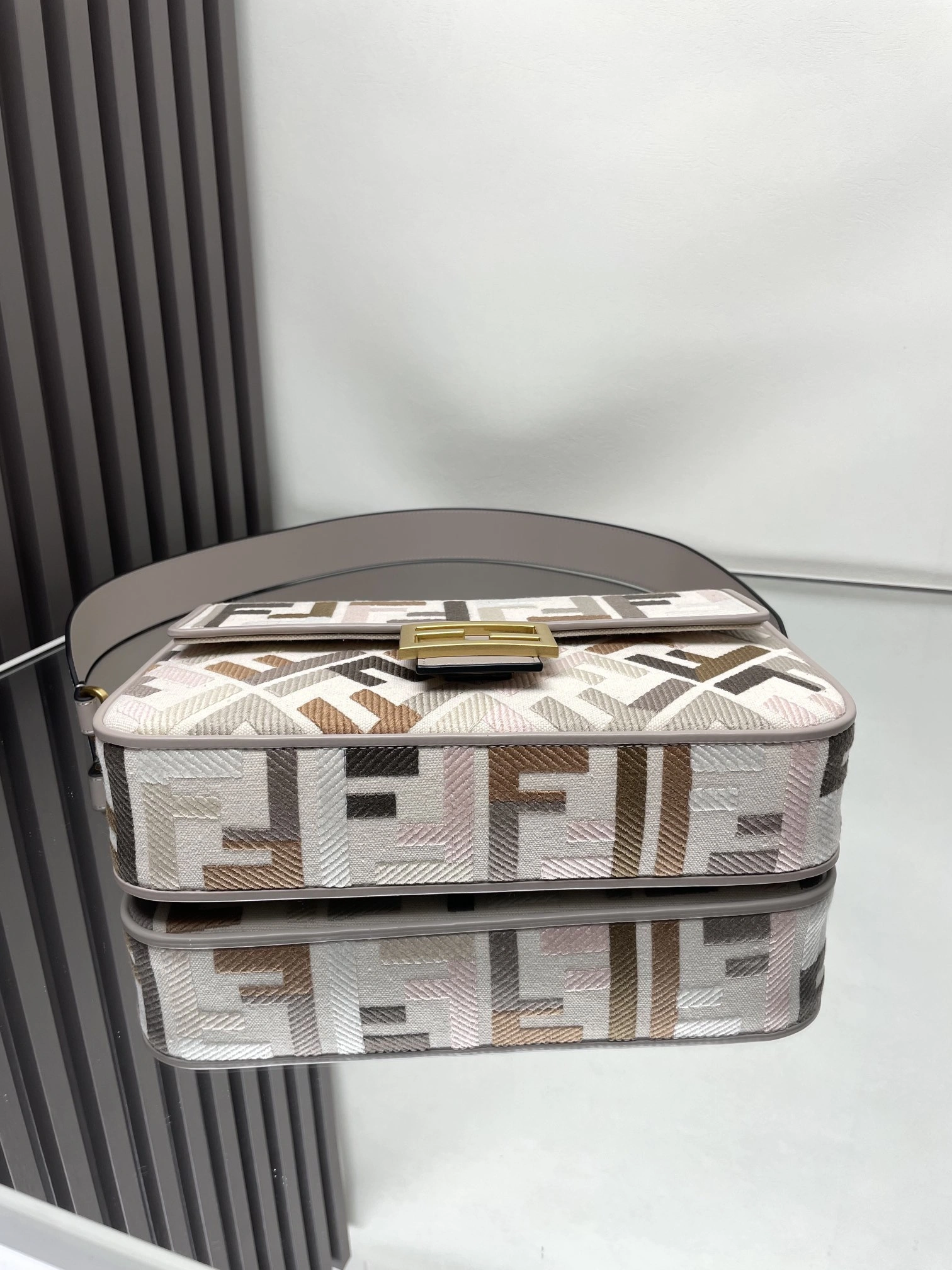 Top mirror Fendi Satchel Bags
