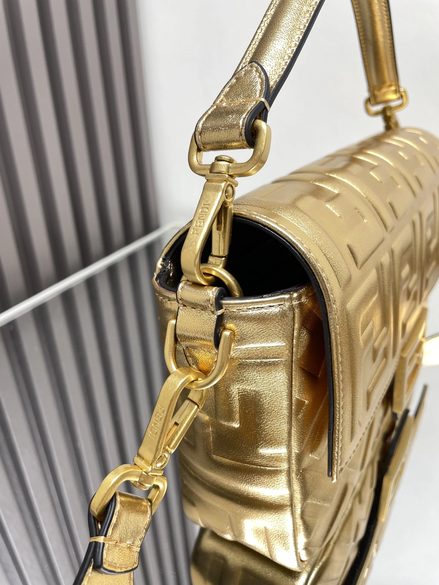 Top mirror Fendi Satchel Bags