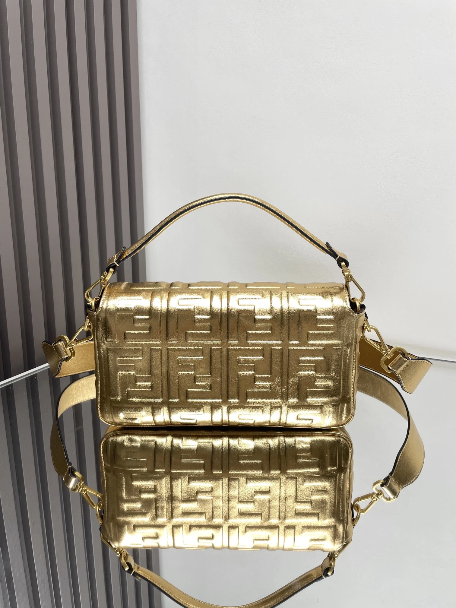 Top mirror Fendi Satchel Bags