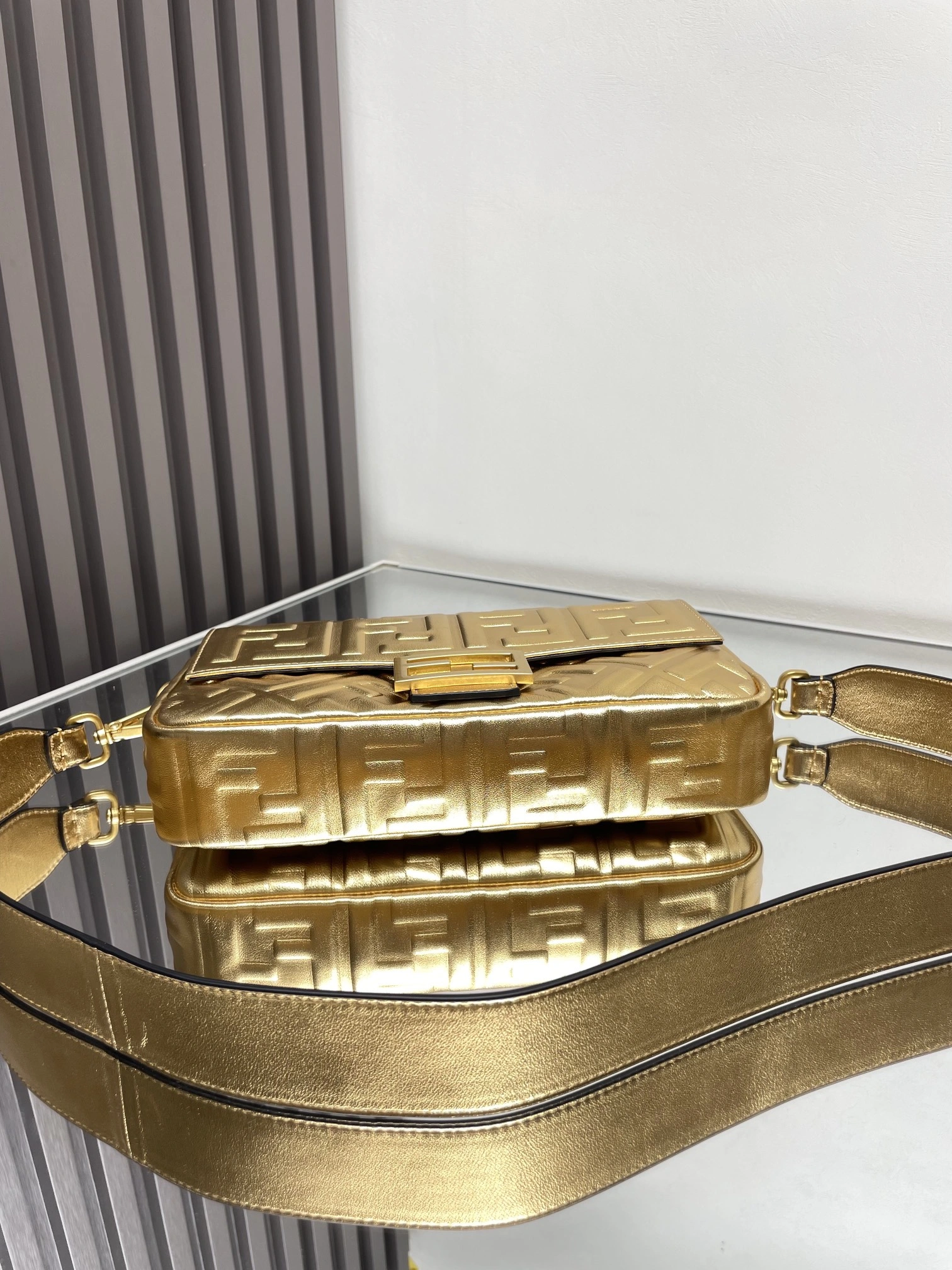 Top mirror Fendi Satchel Bags