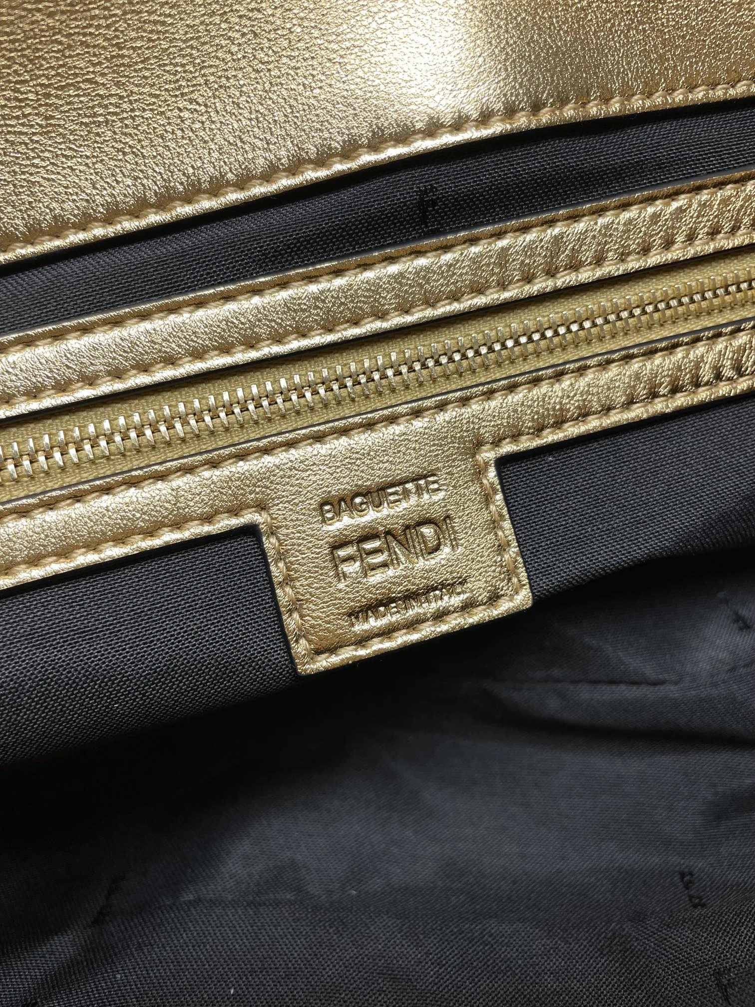 Top mirror Fendi Satchel Bags