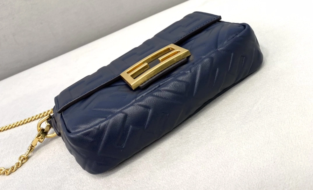 Accurate model Fendi Satchel Bags