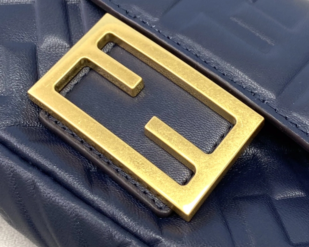 Accurate model Fendi Satchel Bags