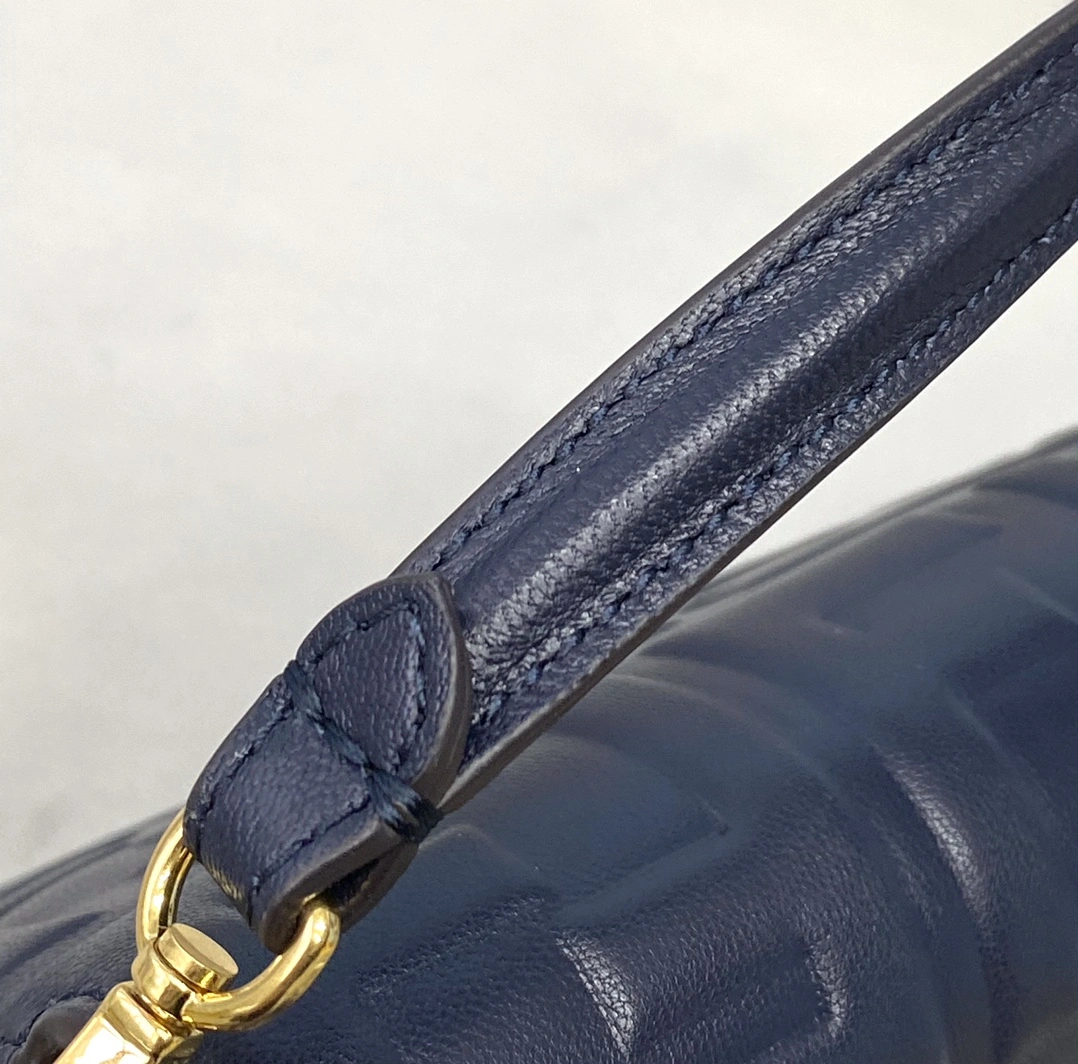 Accurate model Fendi Satchel Bags