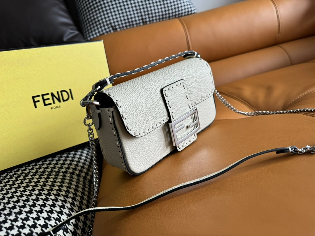 Accurate model Fendi Satchel Bags