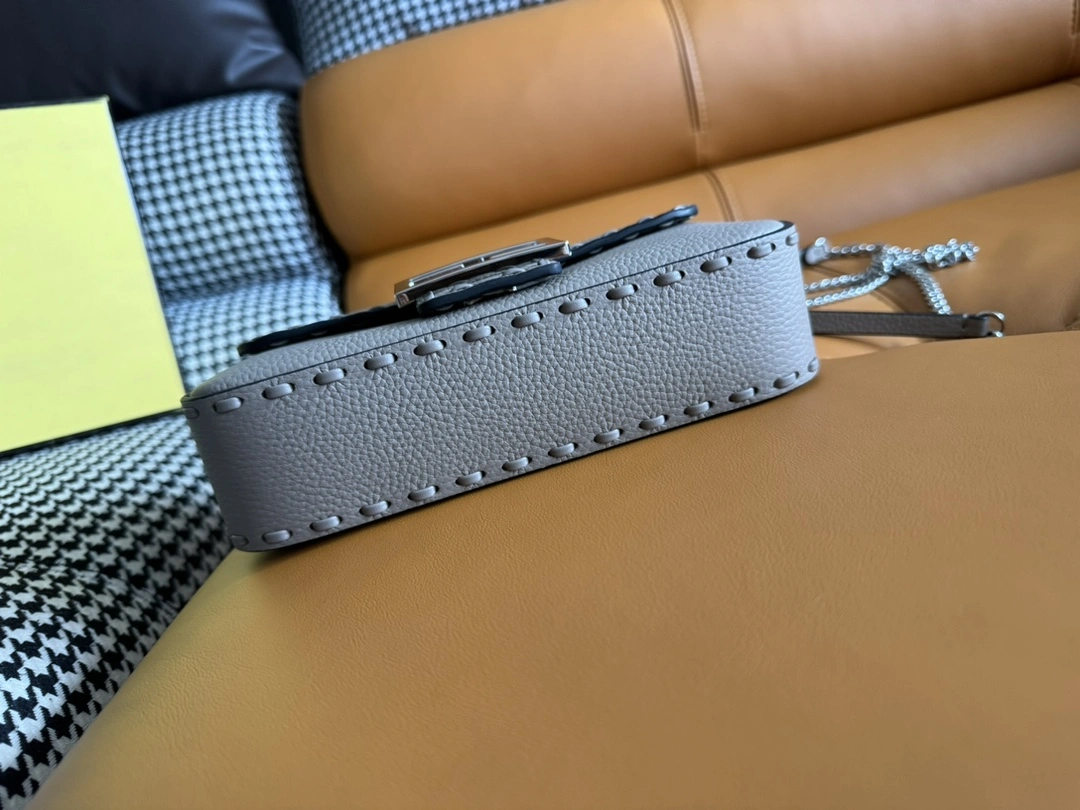 High accuracy Fendi Satchel Bags
