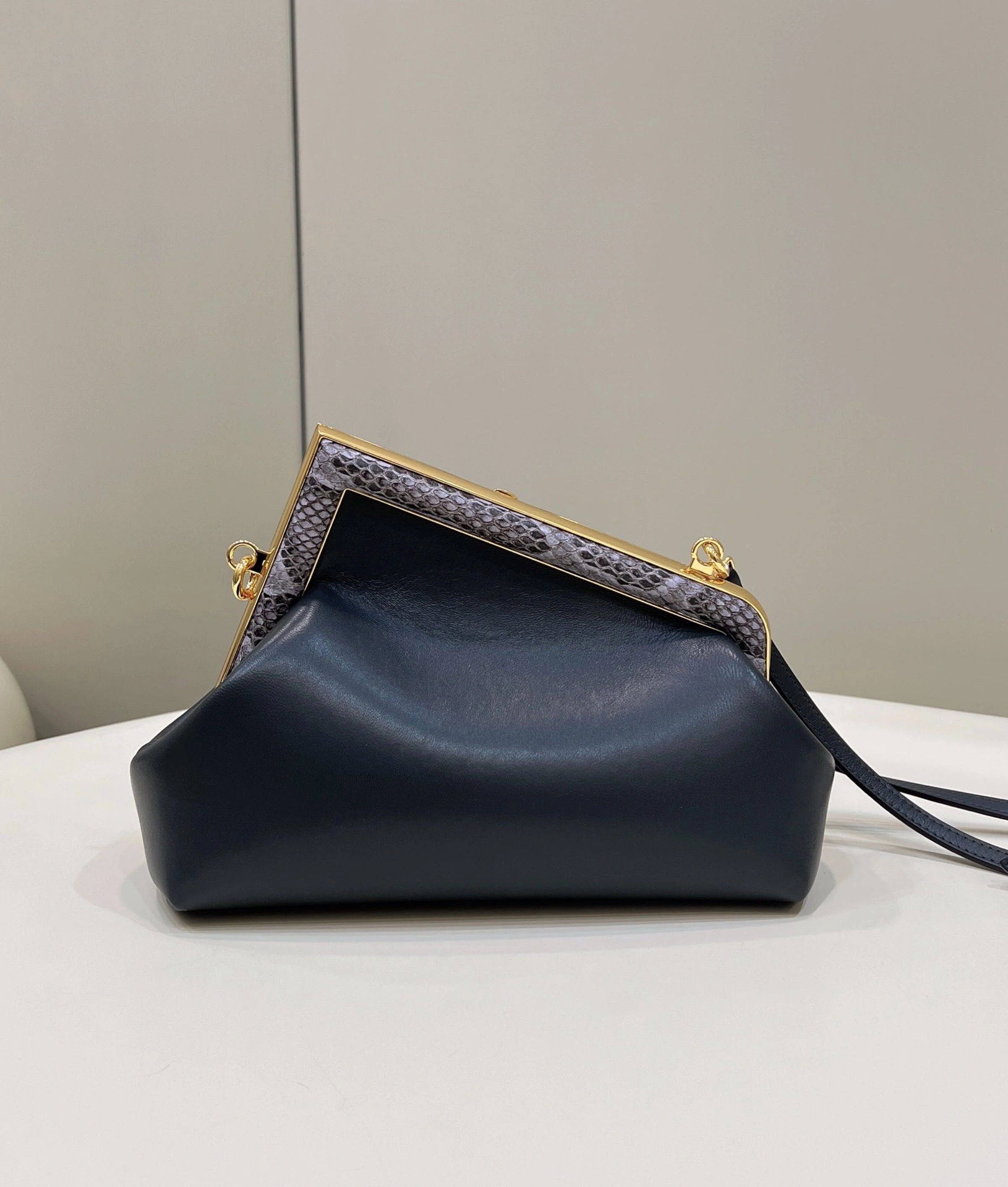 Factory-made Fendi Satchel Bags