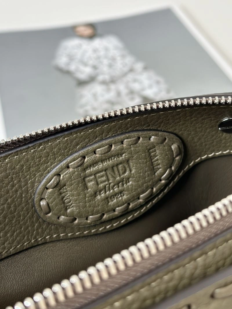 Accurate model Fendi Satchel Bags