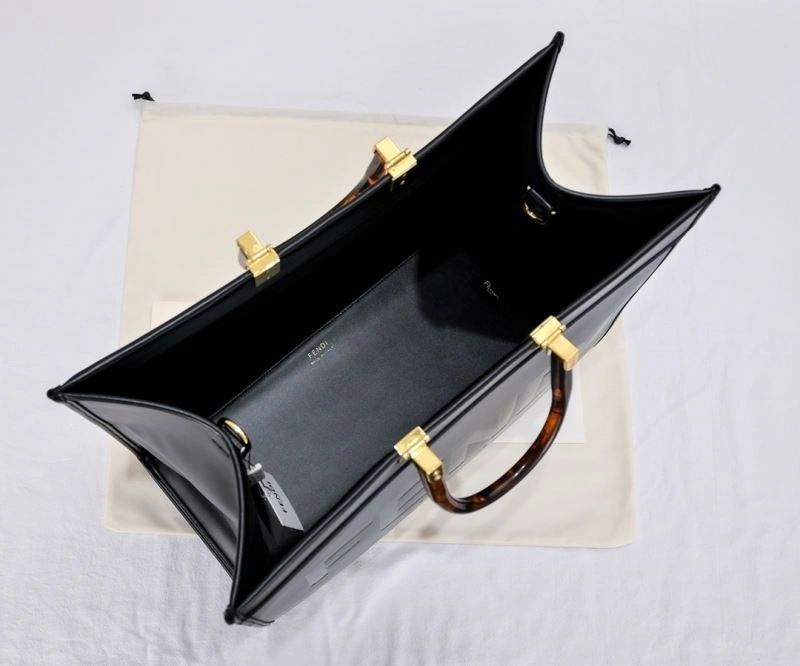Reasonably priced Fendi Shopping Bags
