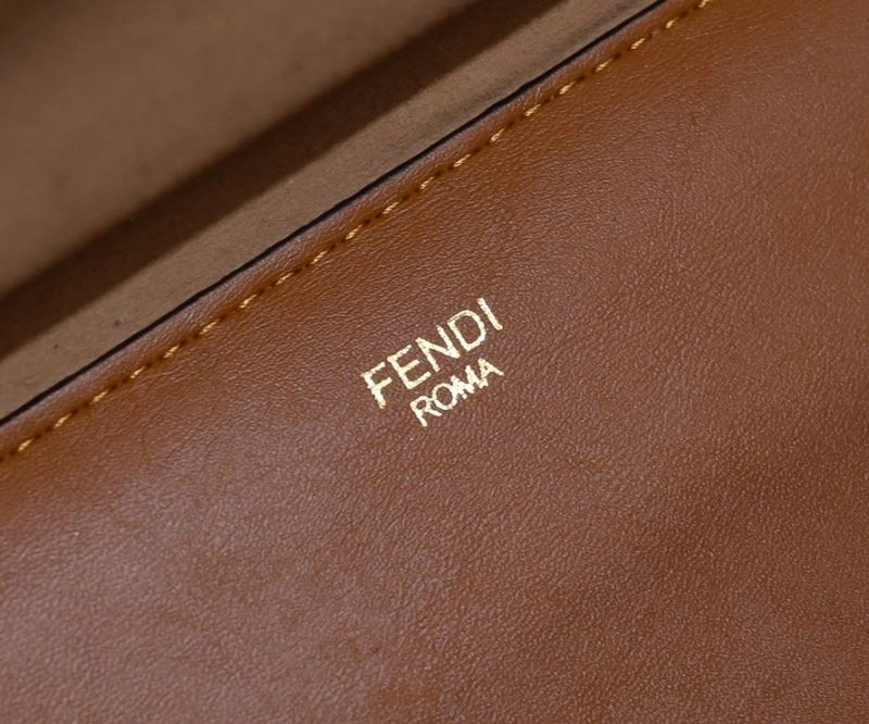 Top mirror Fendi Shopping Bags