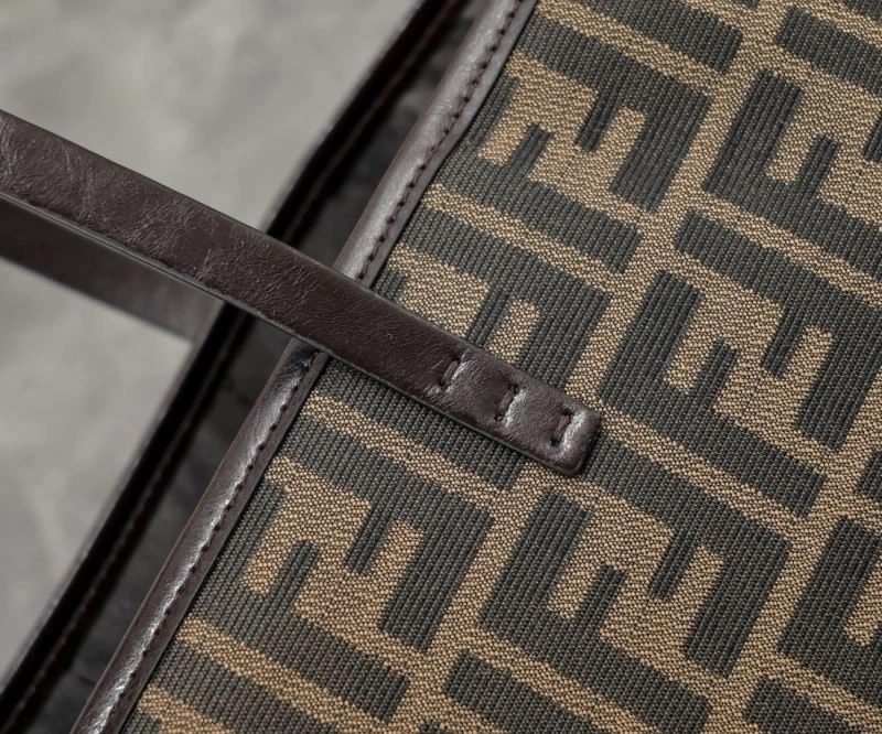 Low-cost Fendi Shopping Bags