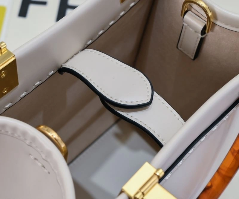Reasonably priced Fendi Shopping Bags
