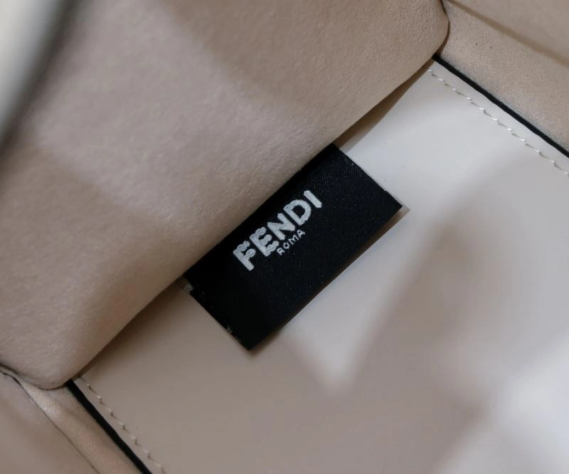 Reasonably priced Fendi Shopping Bags