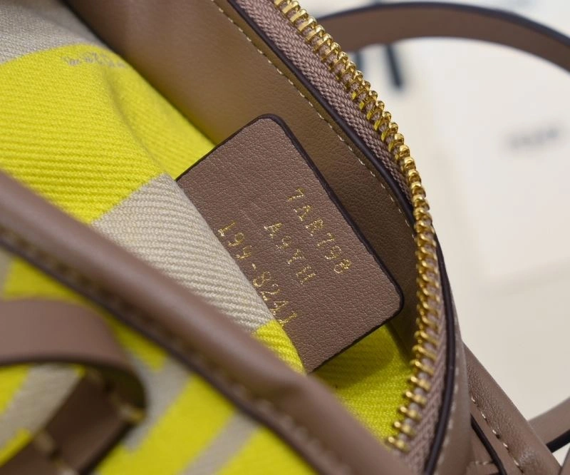 Indistinguishable Fendi Shopping Bags