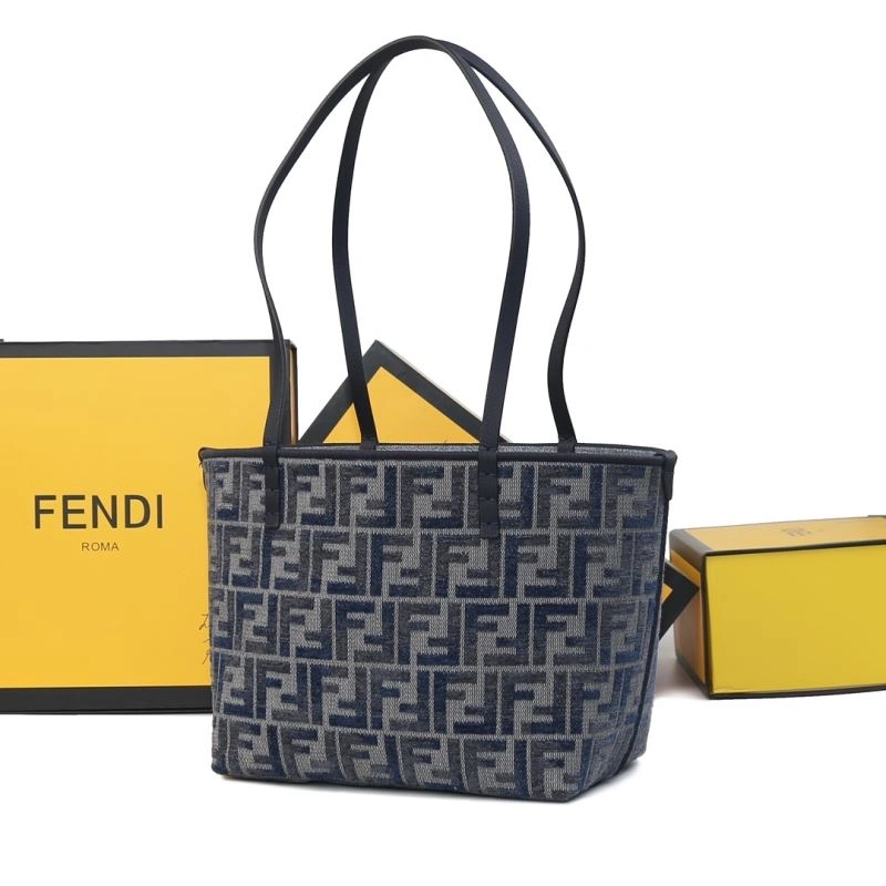 Top mirror Fendi Shopping Bags