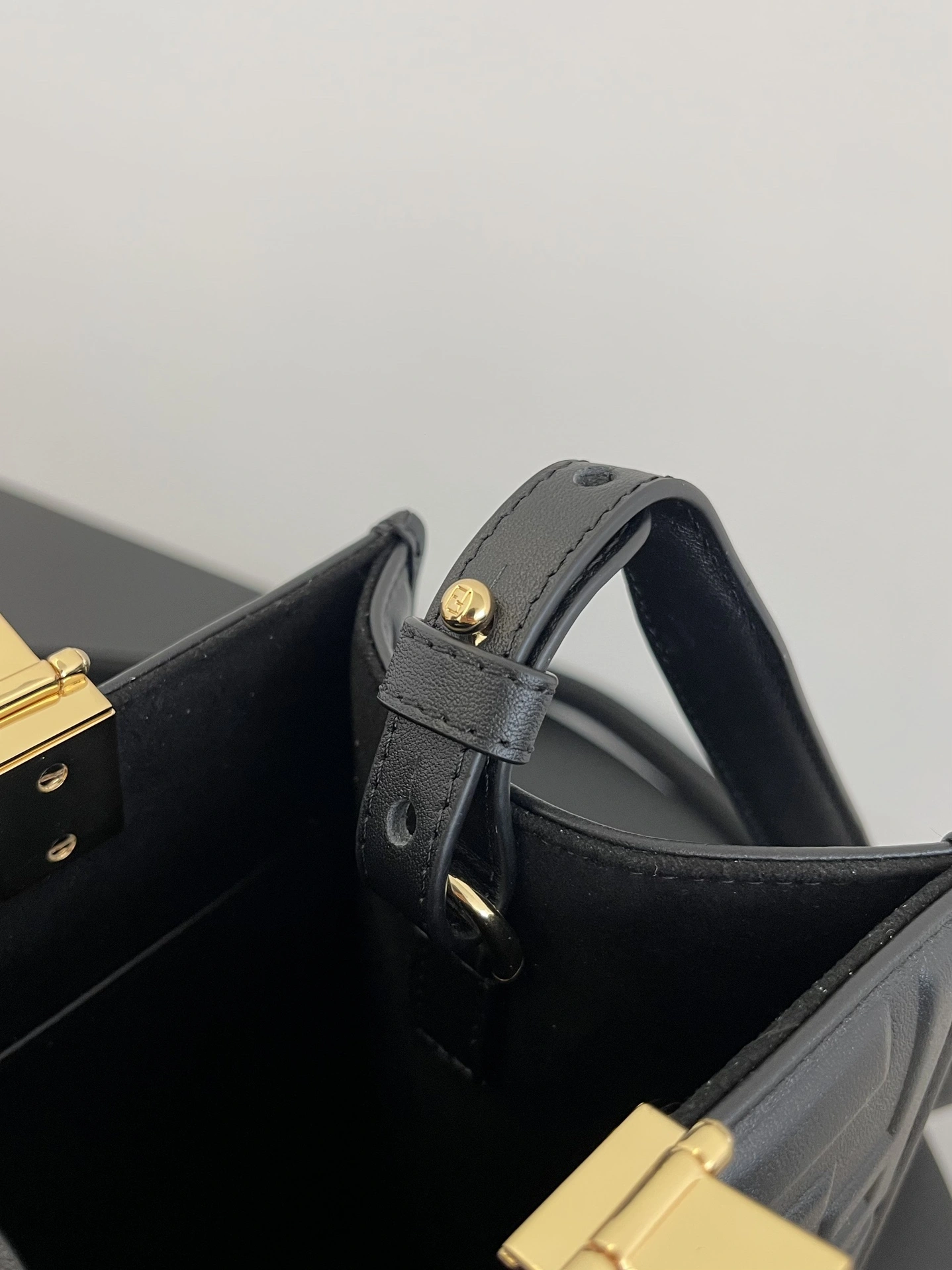 Exact replica Fendi Shopping Bags