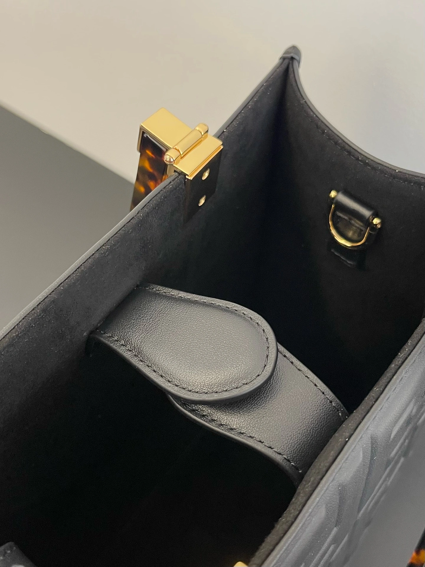 Exact replica Fendi Shopping Bags