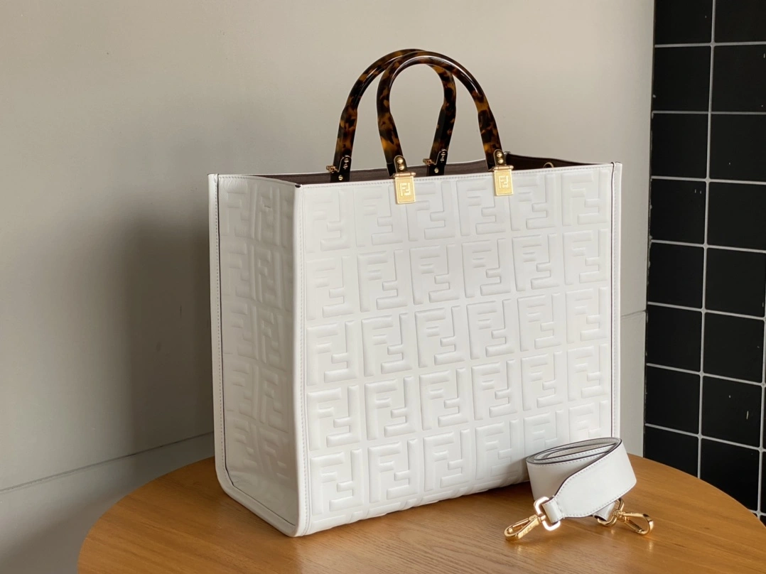 Exact replica Fendi Shopping Bags