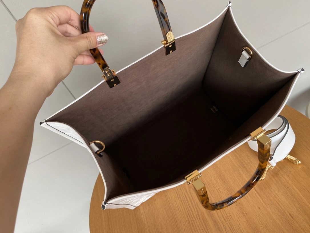 Exact replica Fendi Shopping Bags
