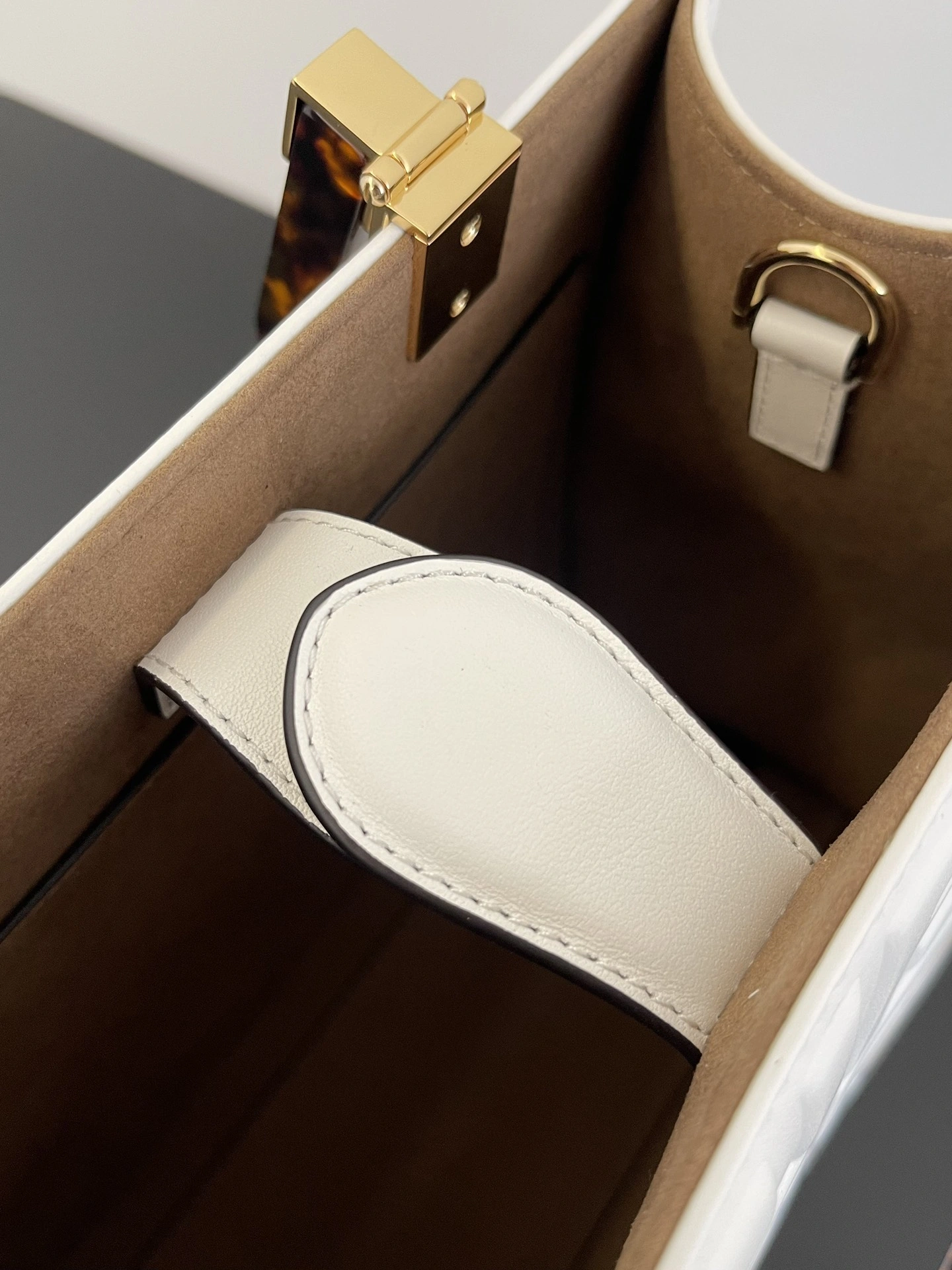 Mirror quality Fendi Shopping Bags