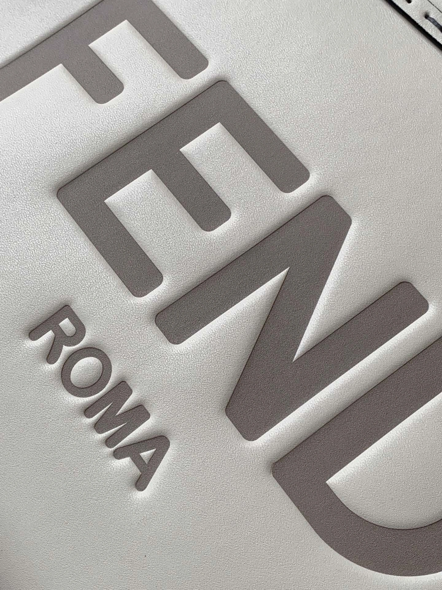 Low-cost Fendi Shopping Bags