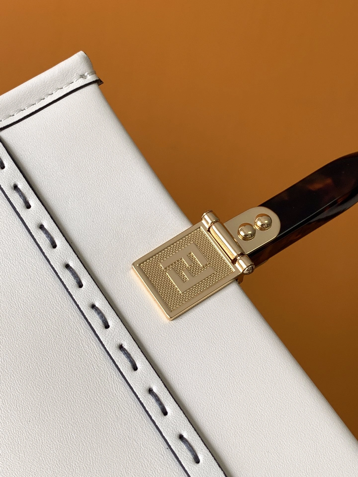 Low-cost Fendi Shopping Bags