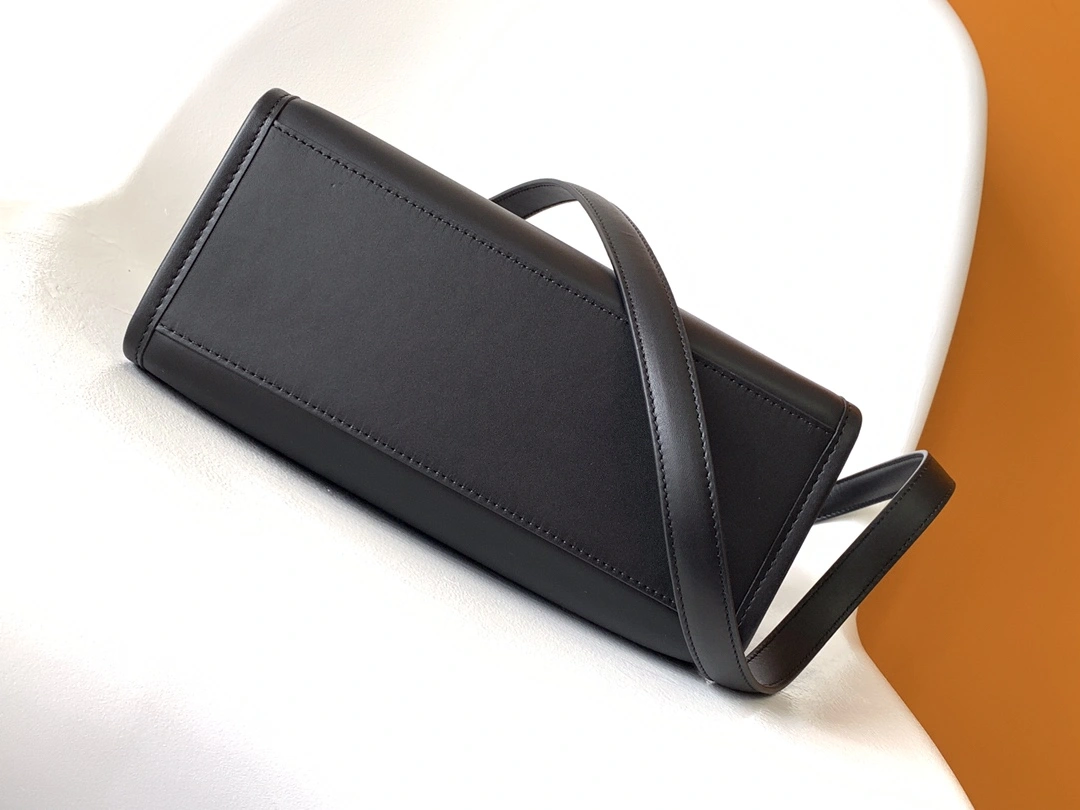 Low-cost Fendi Shopping Bags
