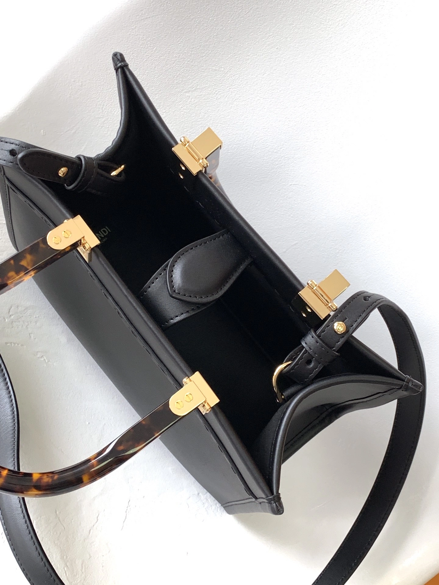 Low-cost Fendi Shopping Bags