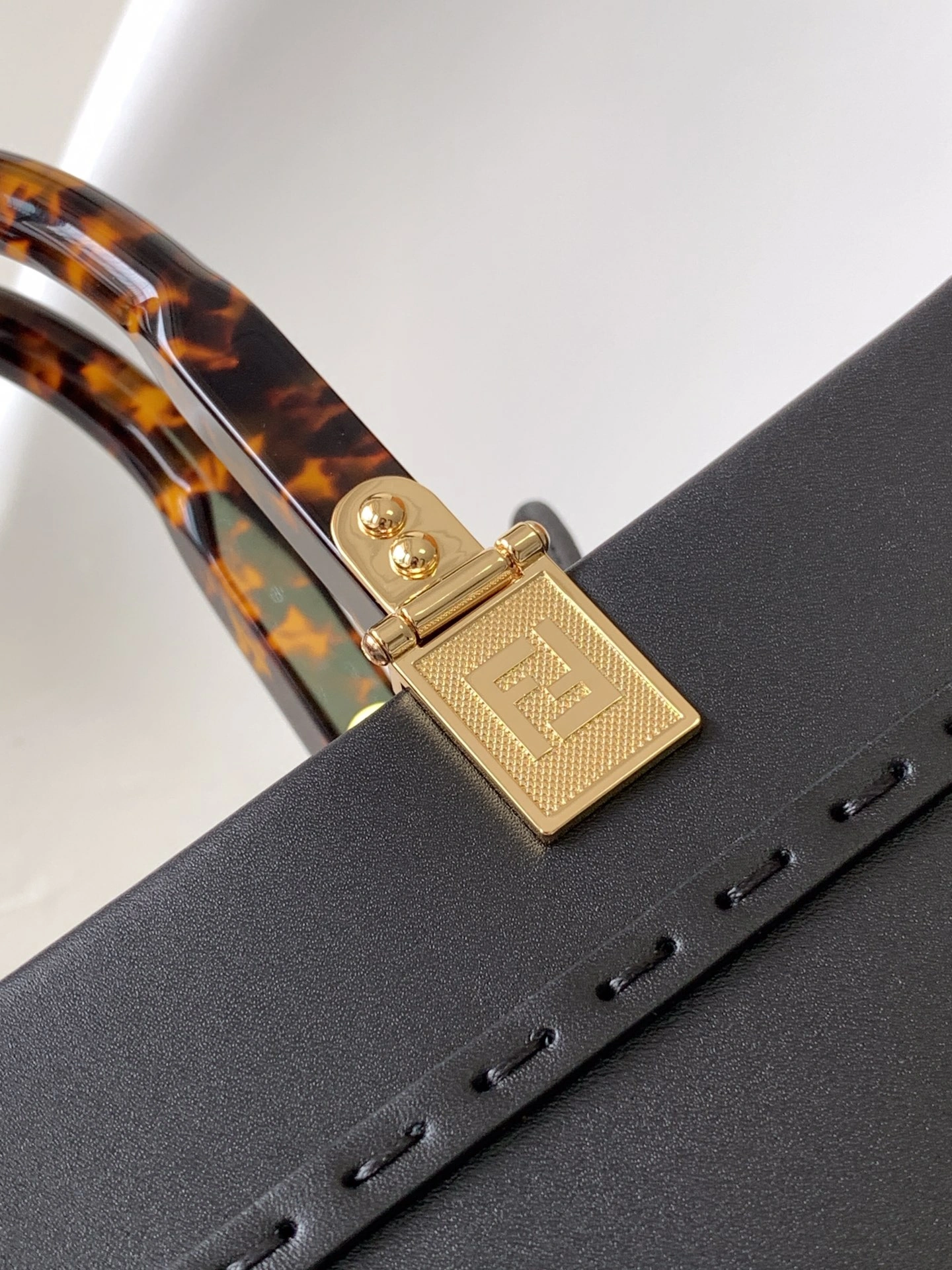 Low-cost Fendi Shopping Bags