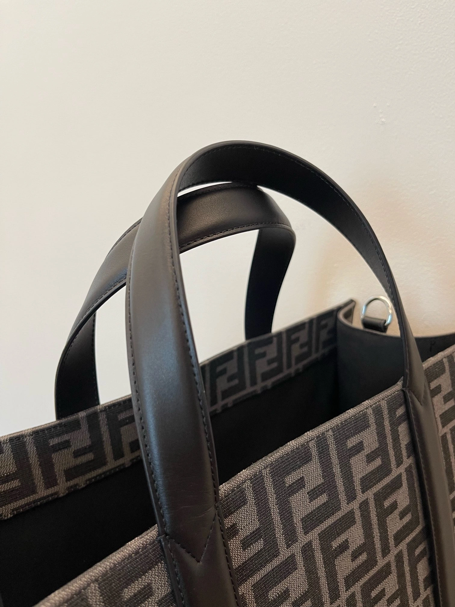 Top match Fendi Shopping Bags