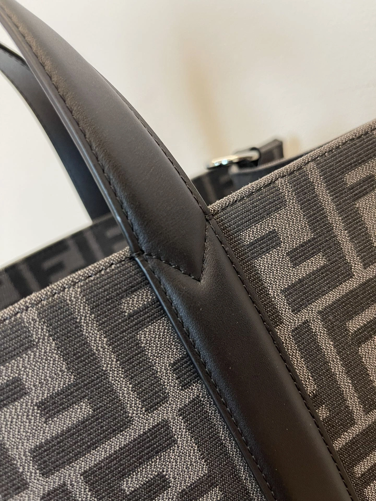 Top match Fendi Shopping Bags