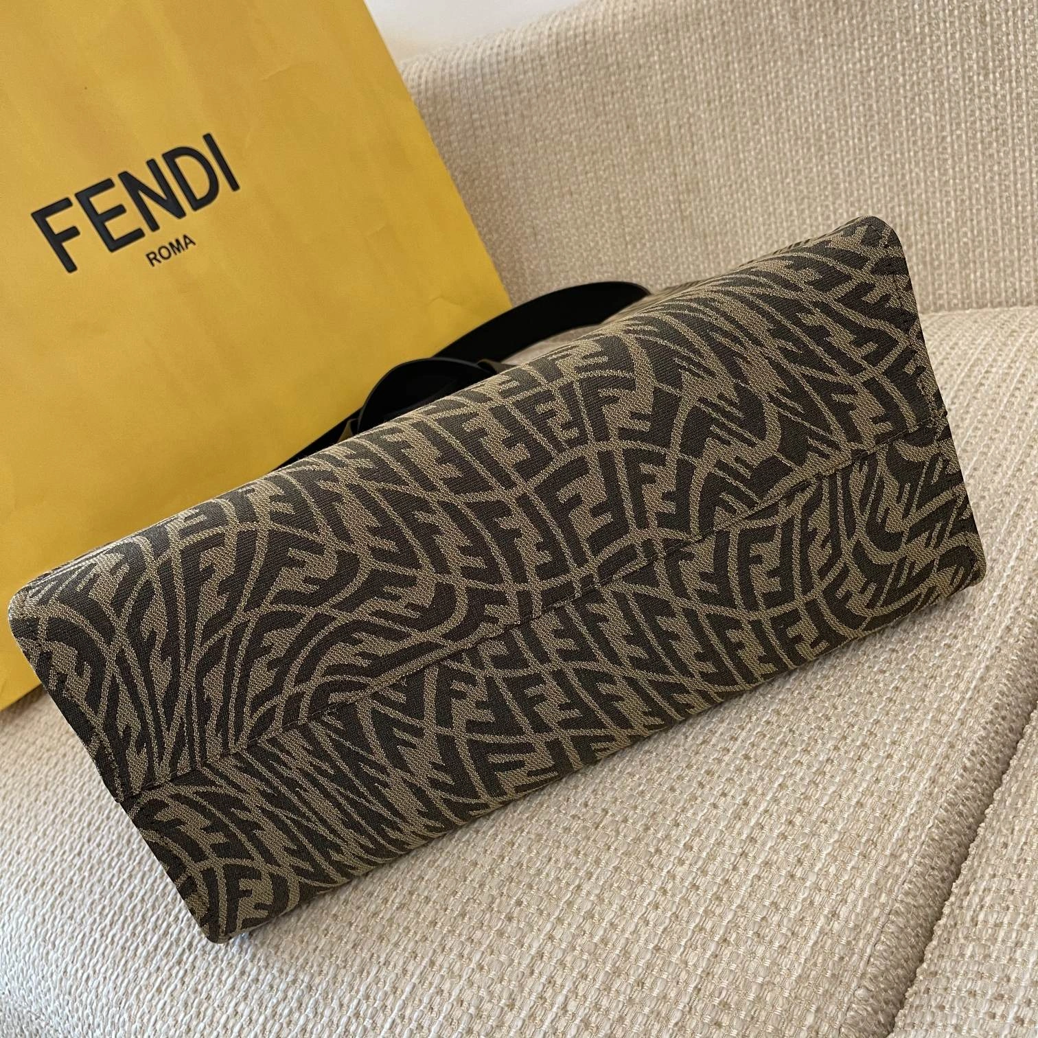 Inexpensive Fendi Shopping Bags