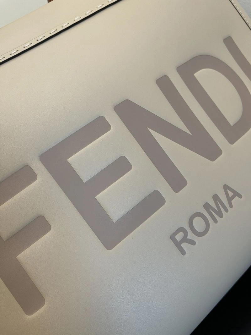 Top mirror Fendi Shopping Bags